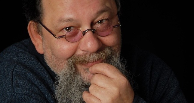 Master director dedicates 45 years to theater stage - Daily Sabah