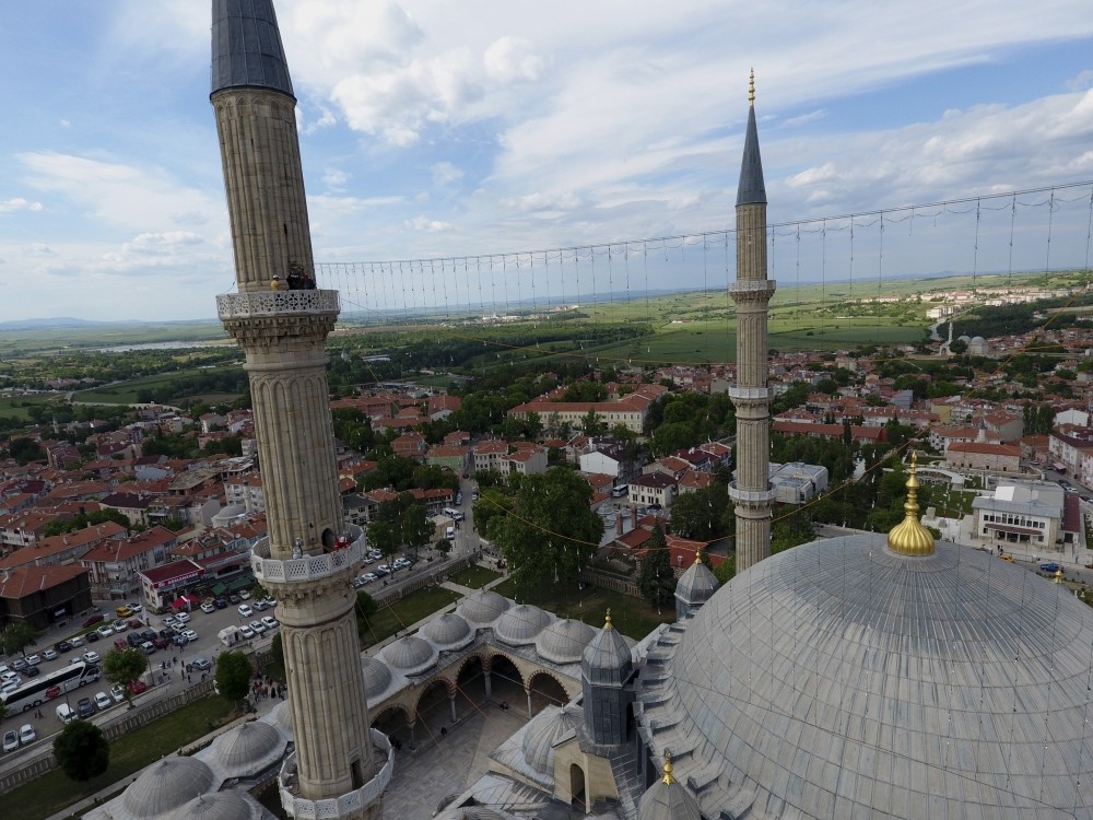 Selimiye minarets adorned with 'mahya' | Daily Sabah