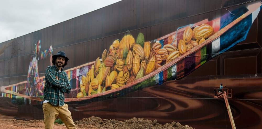 Brazilian artist paints ‘biggest' ever mural | Daily Sabah