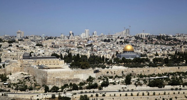 Jerusalem's Al-Aqsa mosque remains closed for 2nd day - Daily Sabah