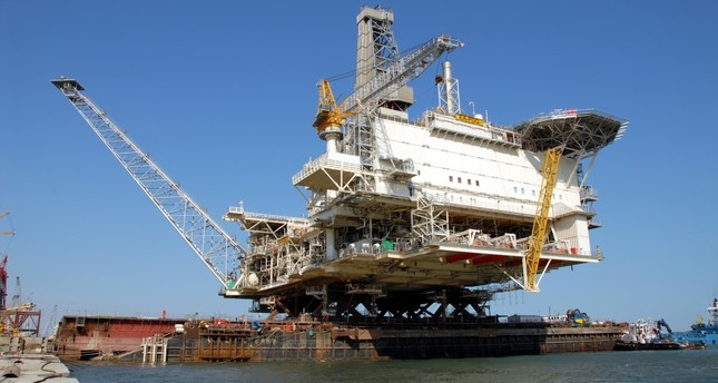 Multinational contract on largest Azeri oil field to help maintain ...