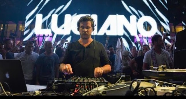Hip-hop and electronic music shakes the stage - Daily Sabah