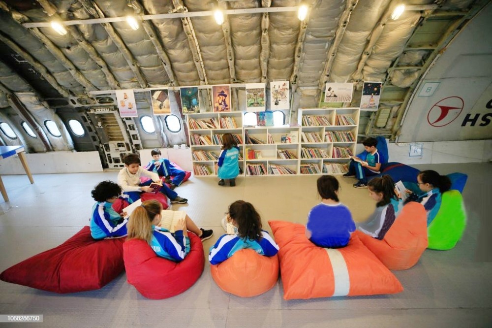 Retired plane turned into fun classroom for students | Daily Sabah