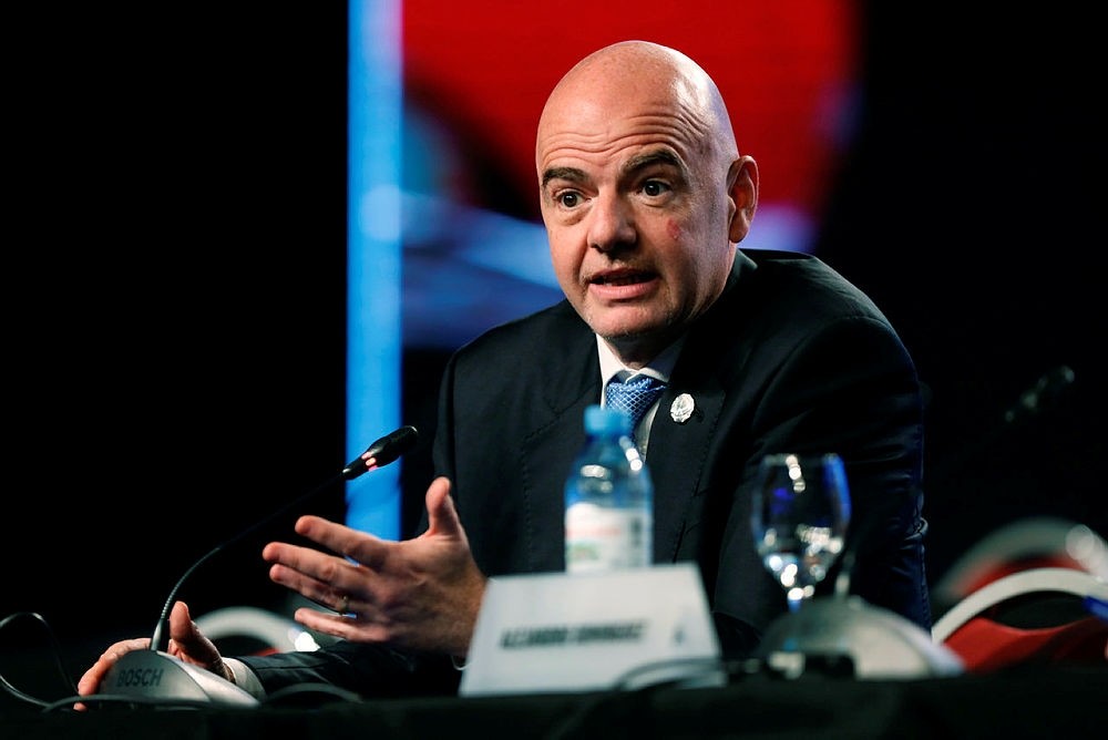 FIFA president proposes new mini World Cup every 2 years | Daily Sabah