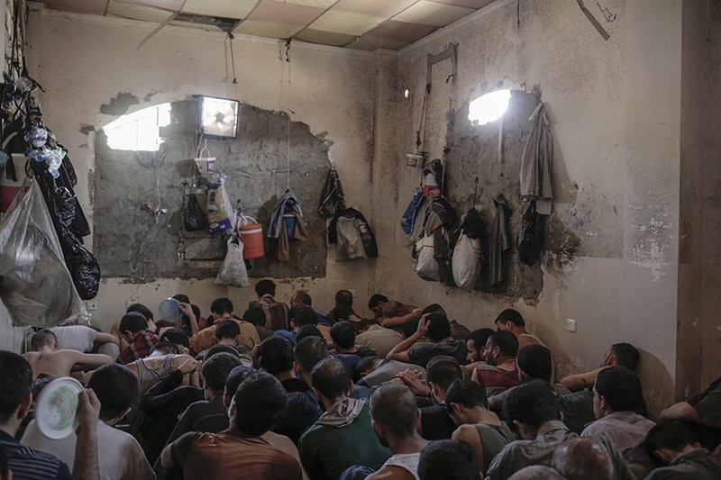 Suspected Daesh members held in cramped prison in Mosul, Iraq | Daily Sabah