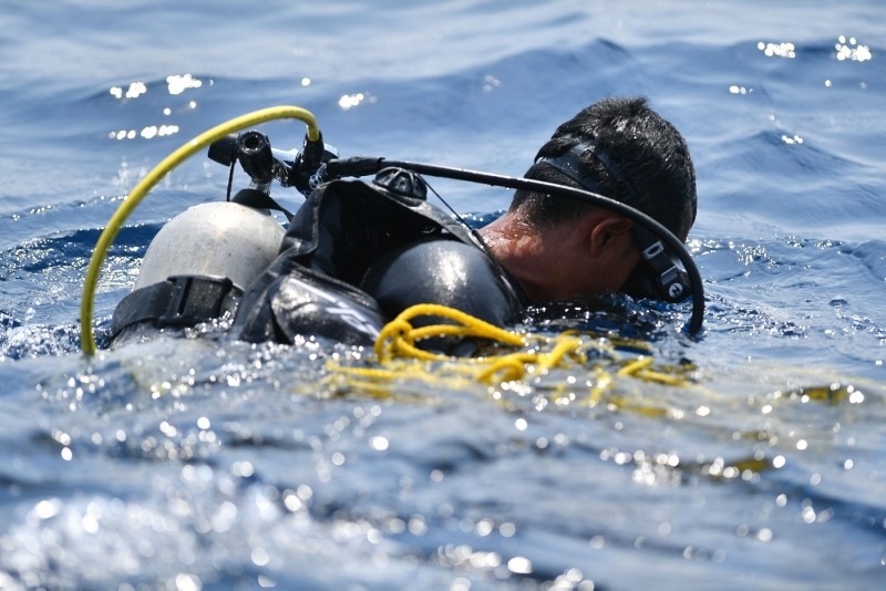 Indonesian divers recover crashed plane's data recorder | Daily Sabah Indonesian divers recover crashed plane's data recorder | Daily Sabah