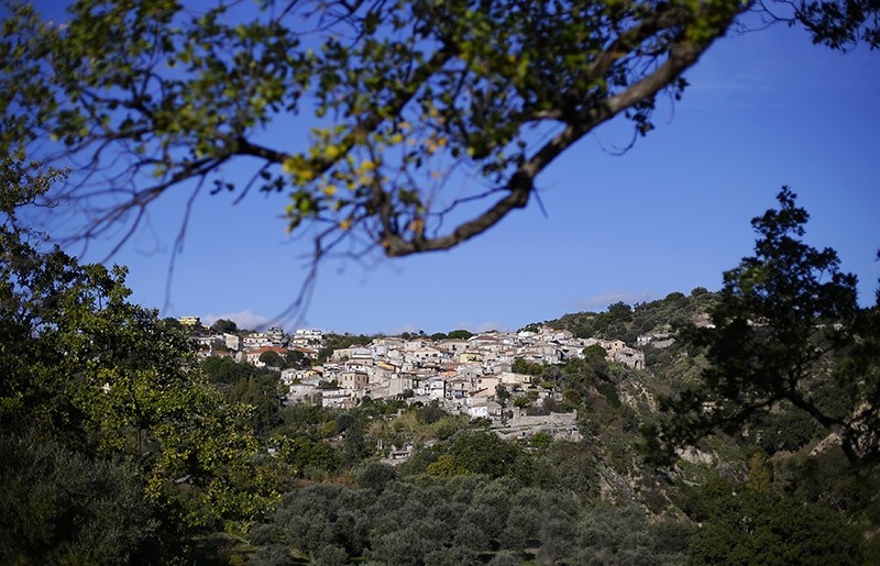 Remote Italian village gives €2,000 to new inhabitants to boost ...