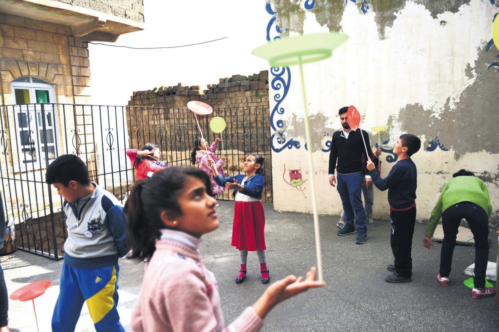 Integration projects to top main agenda for 3 million Syrians in Turkey ...