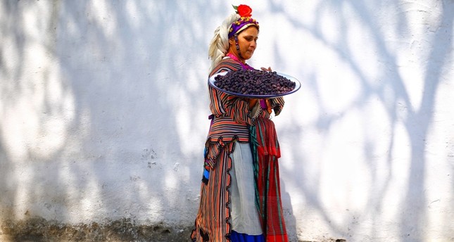 Southern Turkish nomadic tradition kept alive with women's attire ...