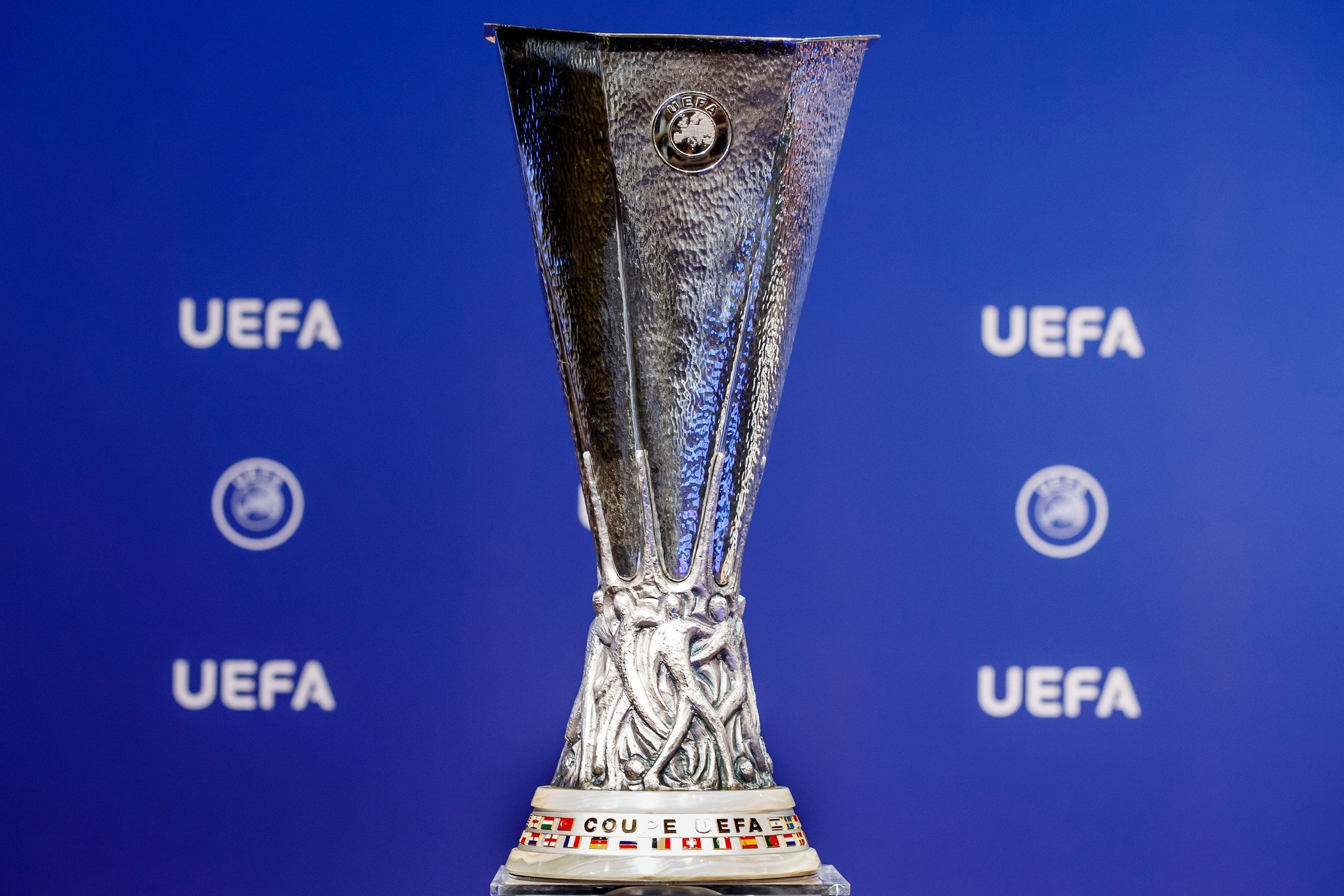 UEFA Europa League trophy stolen, then recovered in Mexico | Daily Sabah
