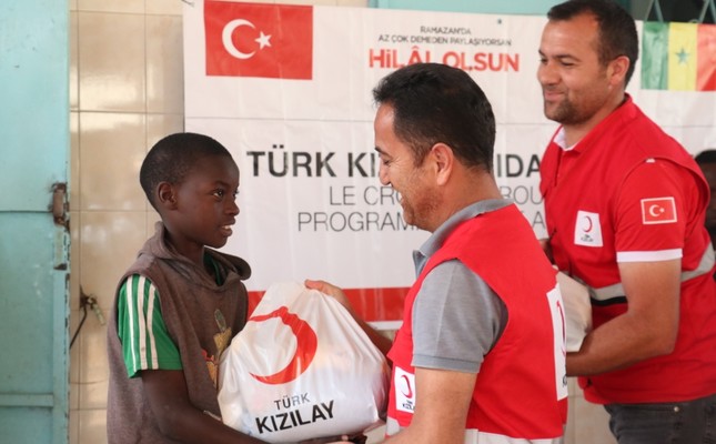 Turkish Red Crescent delivers Ramadan aid around the world - Daily Sabah