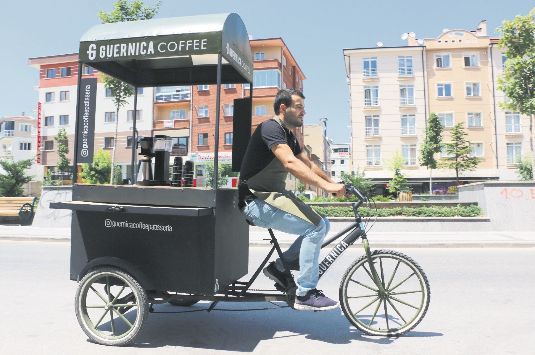 Man opens coffee shop on three wheels | Daily Sabah