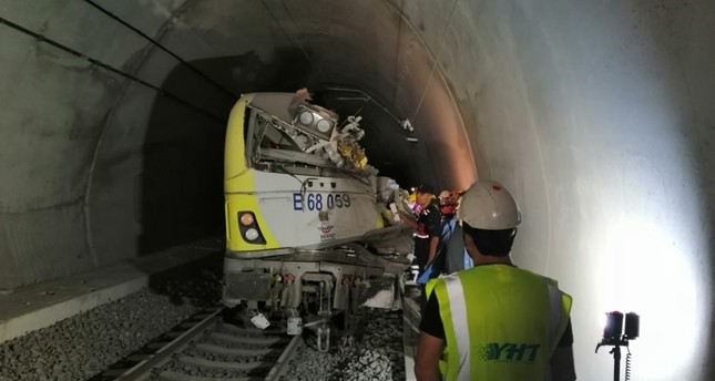 2 dead after train derails inside tunnel in Turkey’s Bilecik - Daily Sabah