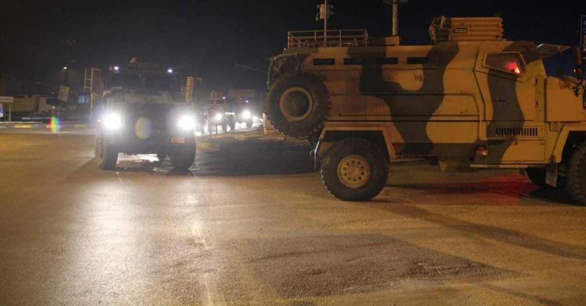 Turkish military deploys troops to checkpoints in Idlib | Daily Sabah
