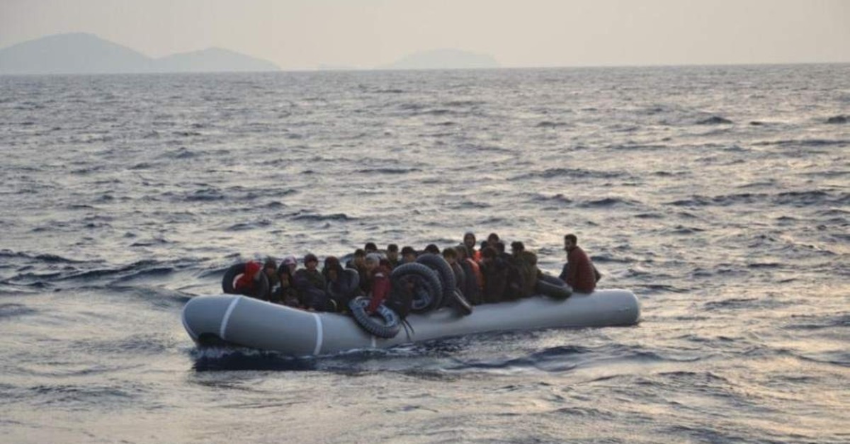Turkey holds almost 5,000 irregular migrants in past week | Daily Sabah