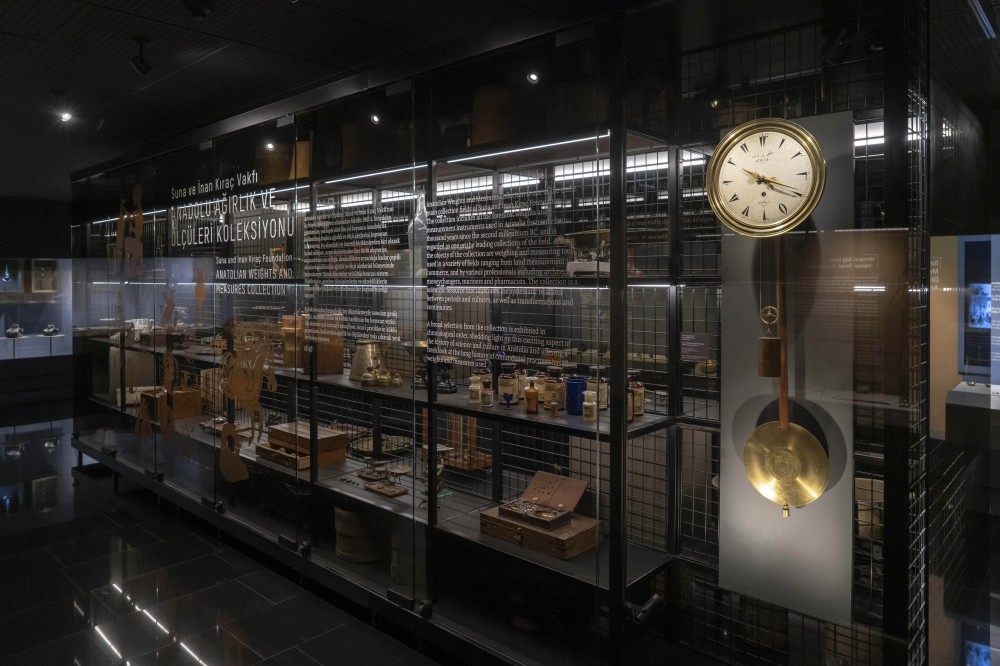 Ottoman master's clock on display at Pera Museum | Daily Sabah