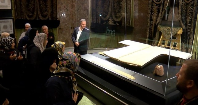 Prophet Muhammad's cloak back on display for Ramadan tradition - Daily ...