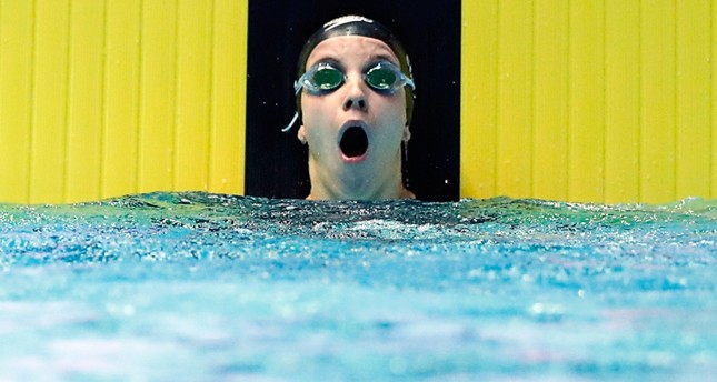 Regan Smith sets world record in women's 200 backstroke at world ...