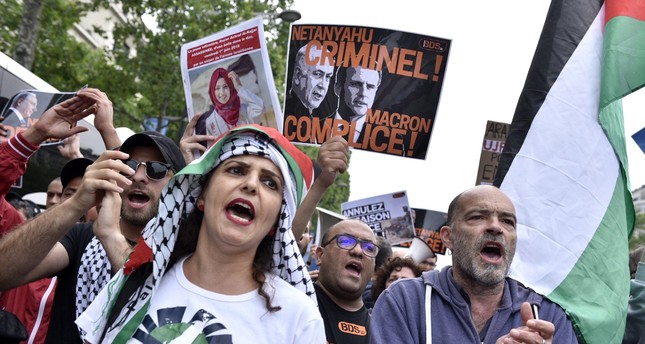 Protests follow Netanyahu on Europe tour - Daily Sabah