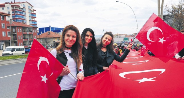 'Yes' supporters continue to celebrate victory - Daily Sabah