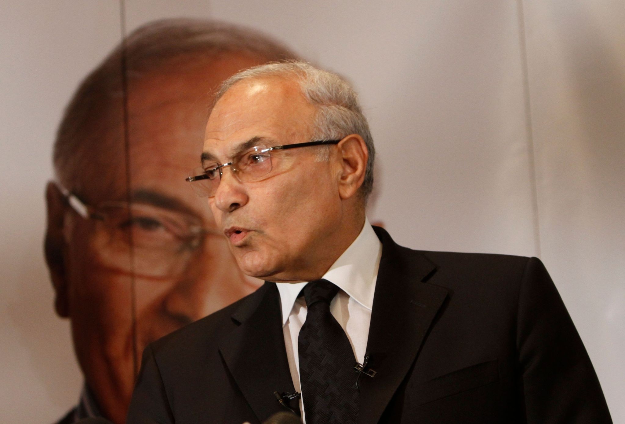 Former Egyptian PM Shafiq appears on TV, says still considering ...